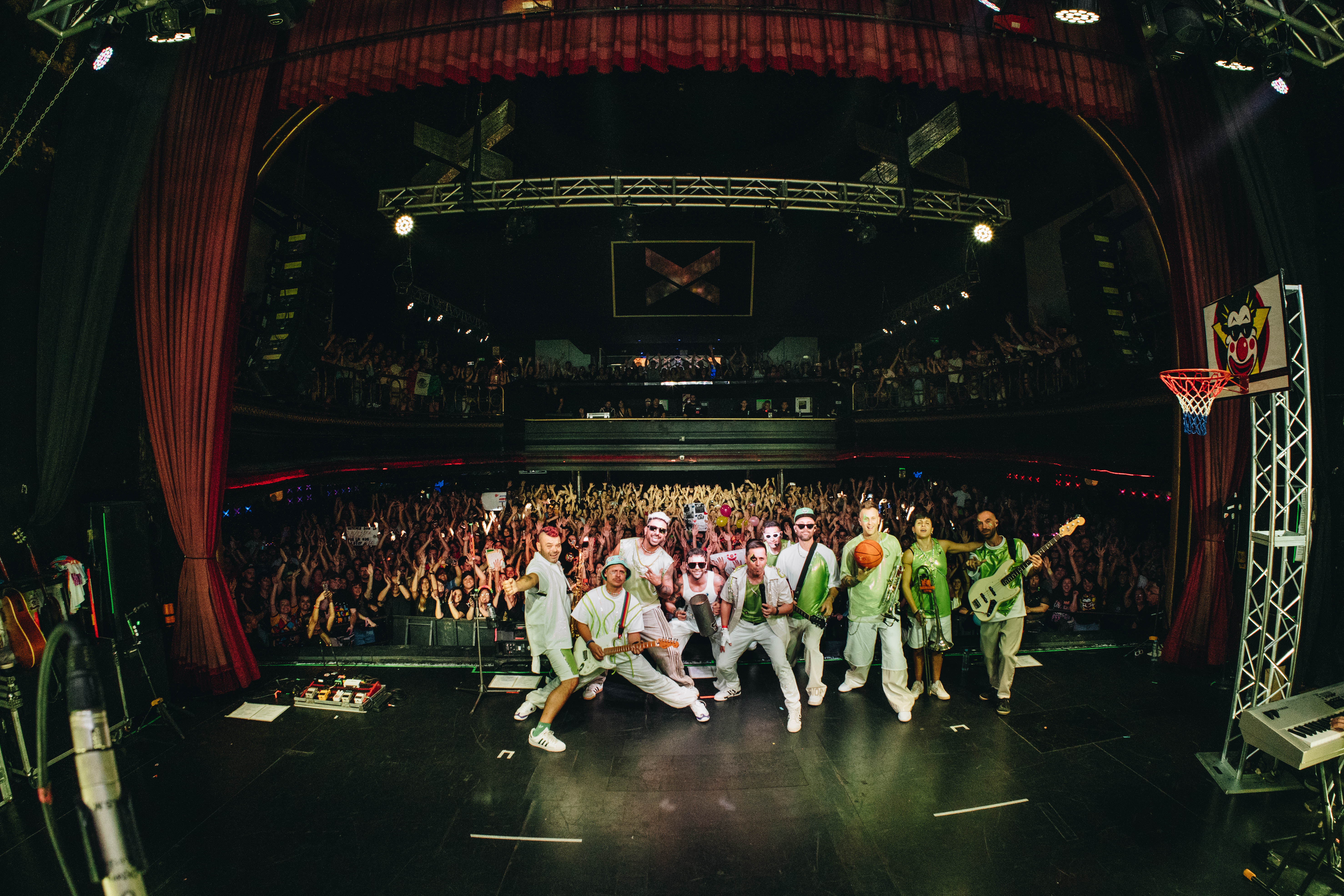 Lorna TV: MAQUILLAJE Y CANCIÓN